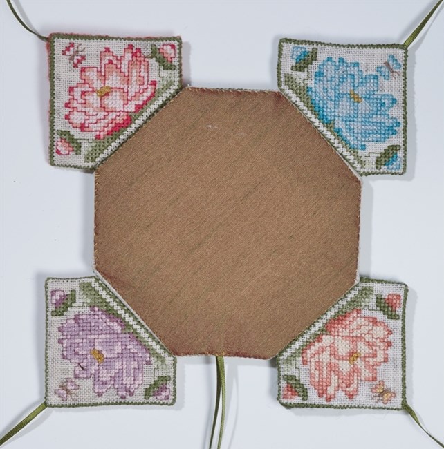 Lotus Flower Needle Keep